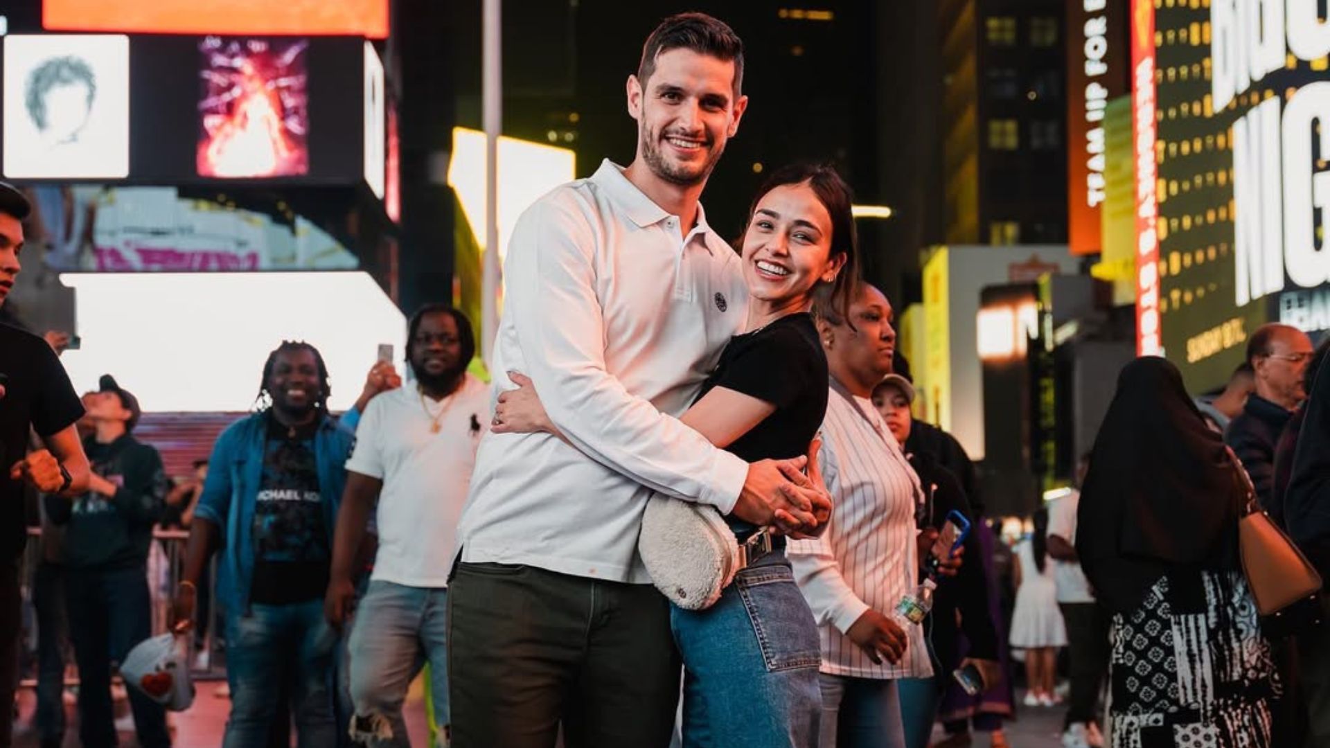 Adrián Marcelo está en crisis con su esposa ¿se van a divorciar?