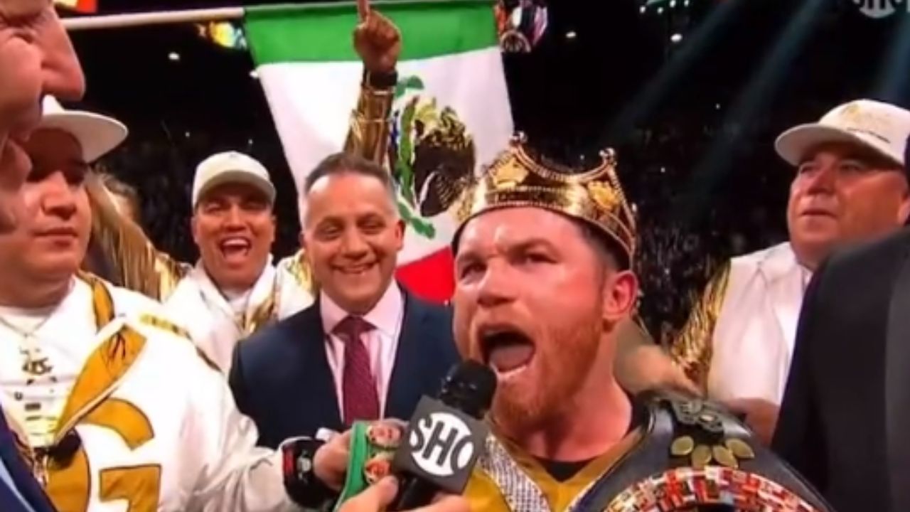 Canelo sigue con título supermedio; ¿por acompañan músicos como Santa ...