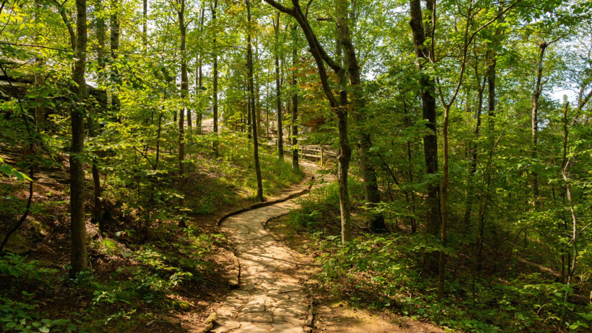 Con una antigua estación de tren y pocas personas, este sitio de ...