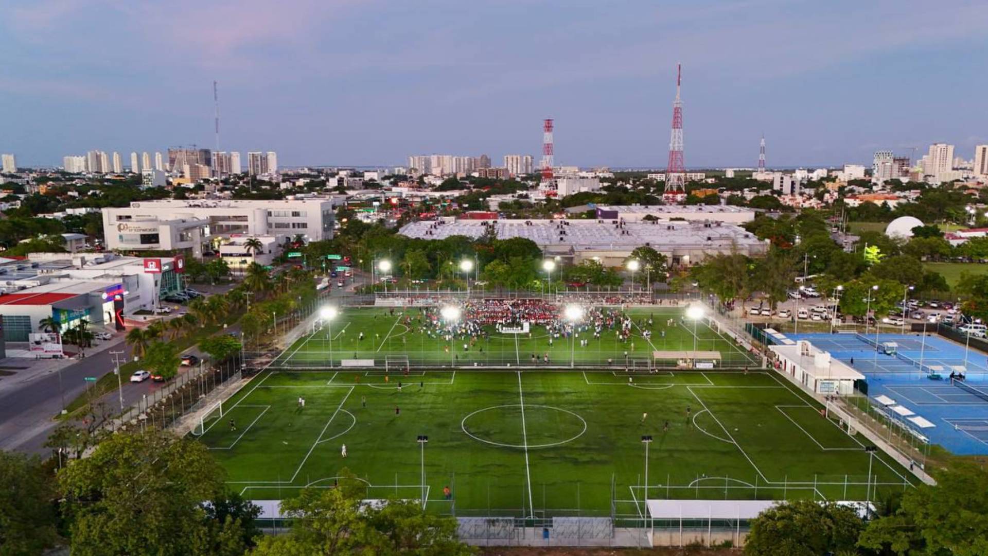 Autoridades impulsan el deporte en Cancún; se renovaron más de 200 ...