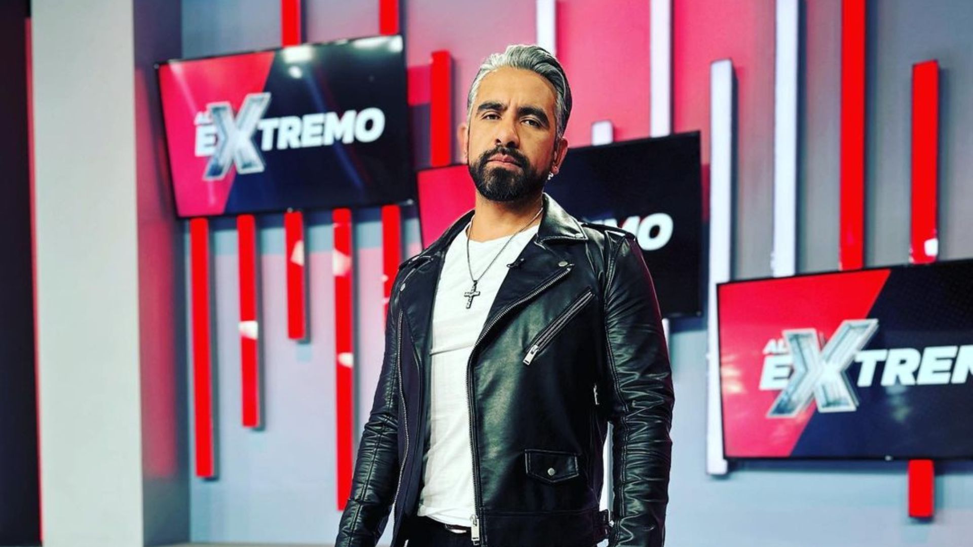 Irving Caballero conductor Al Extremo