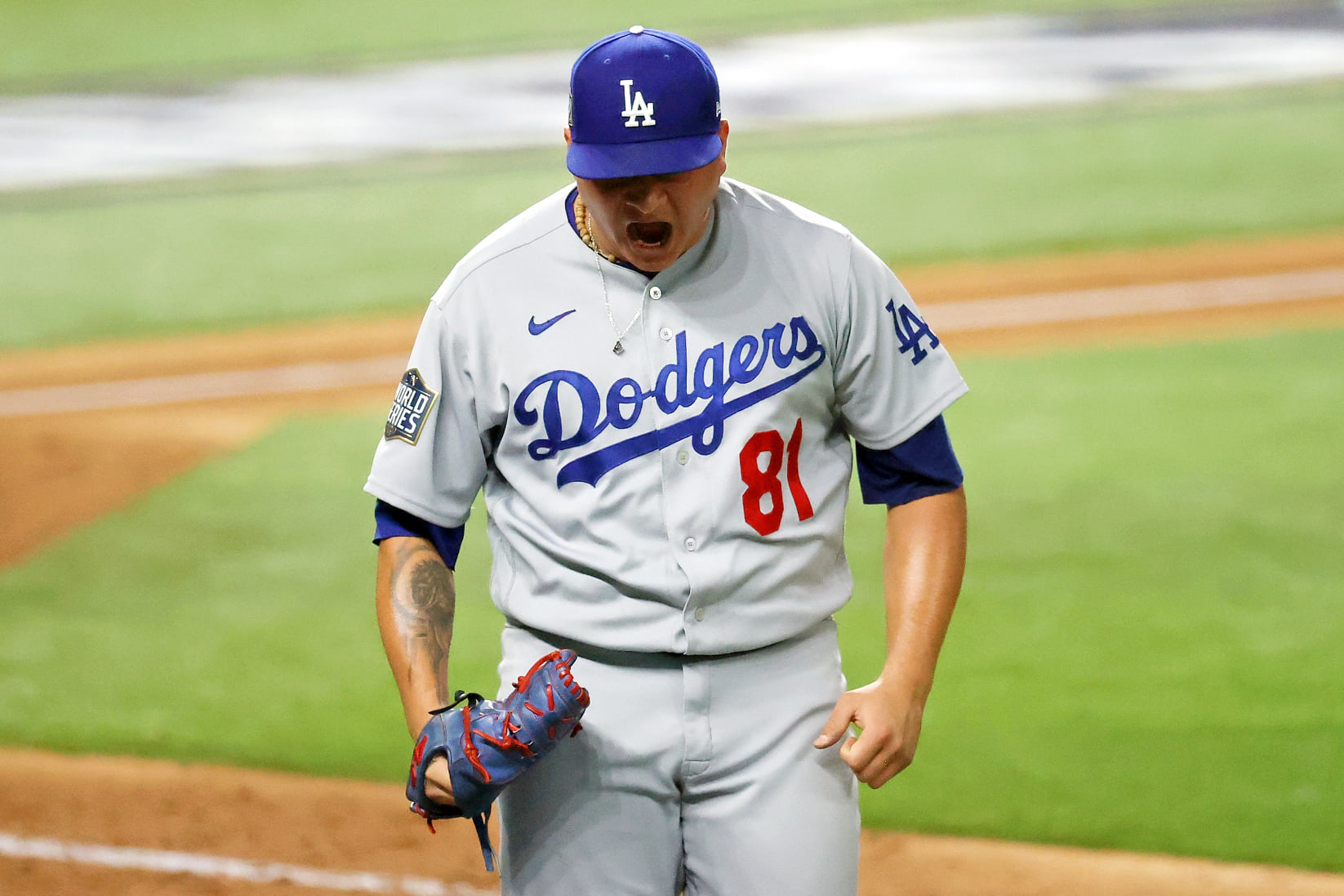 Víctor González ya se luce en el Spring Training con LA
