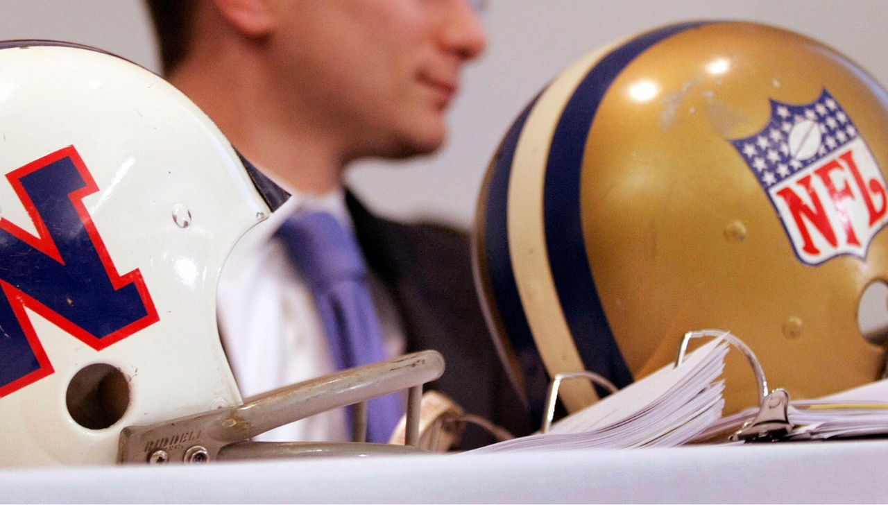 Conoce cómo funcionan los nuevos cascos inteligentes de la NFL