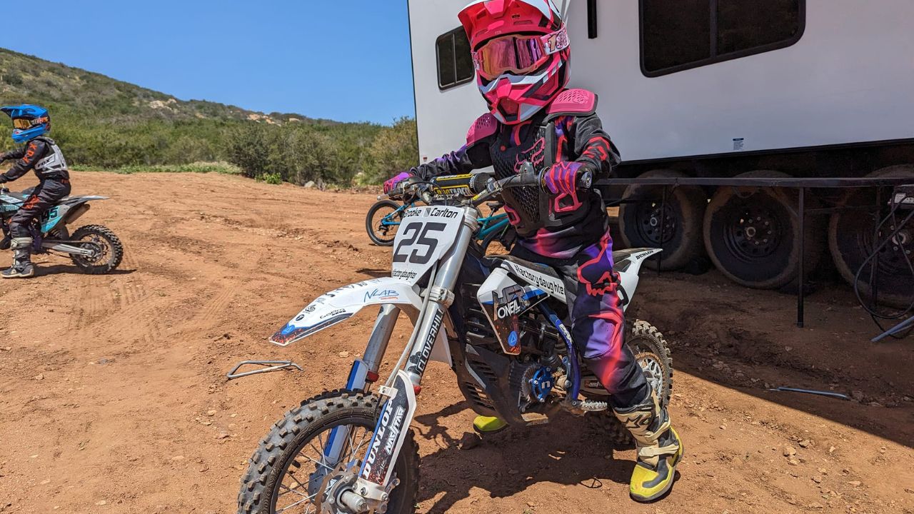 Muere Brooke Carlton, niña promesa del motocross en Estados Unidos