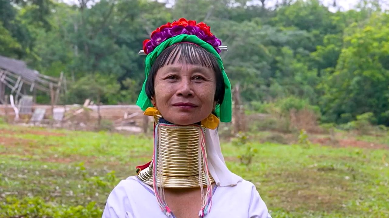 Tribu de los Cuellos Largos o Mujeres jirafa en Tailandia, ¿qué significan los anillos o ...