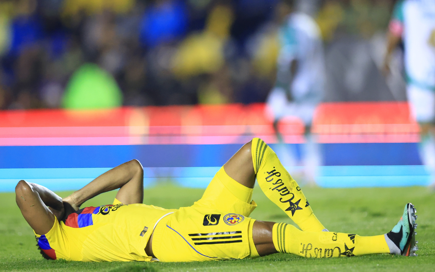 Allan Saint-Maximin sale lesionado del América vs Santos en el Apertura ...
