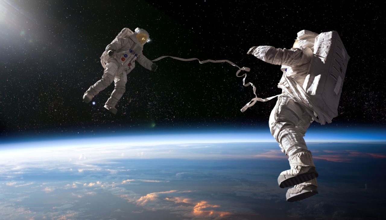 Los Astronautas Hacen Ejercicio En El Espacio