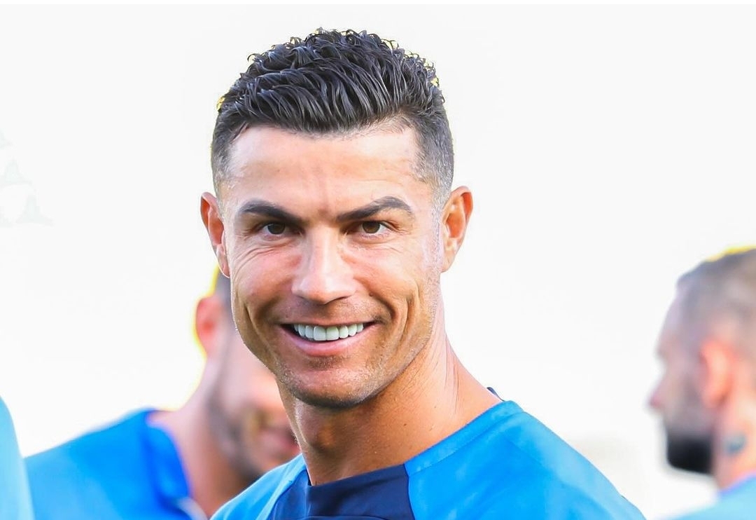 Cristiano Ronaldo compra lujoso Ferrari en casi medio millón de euros