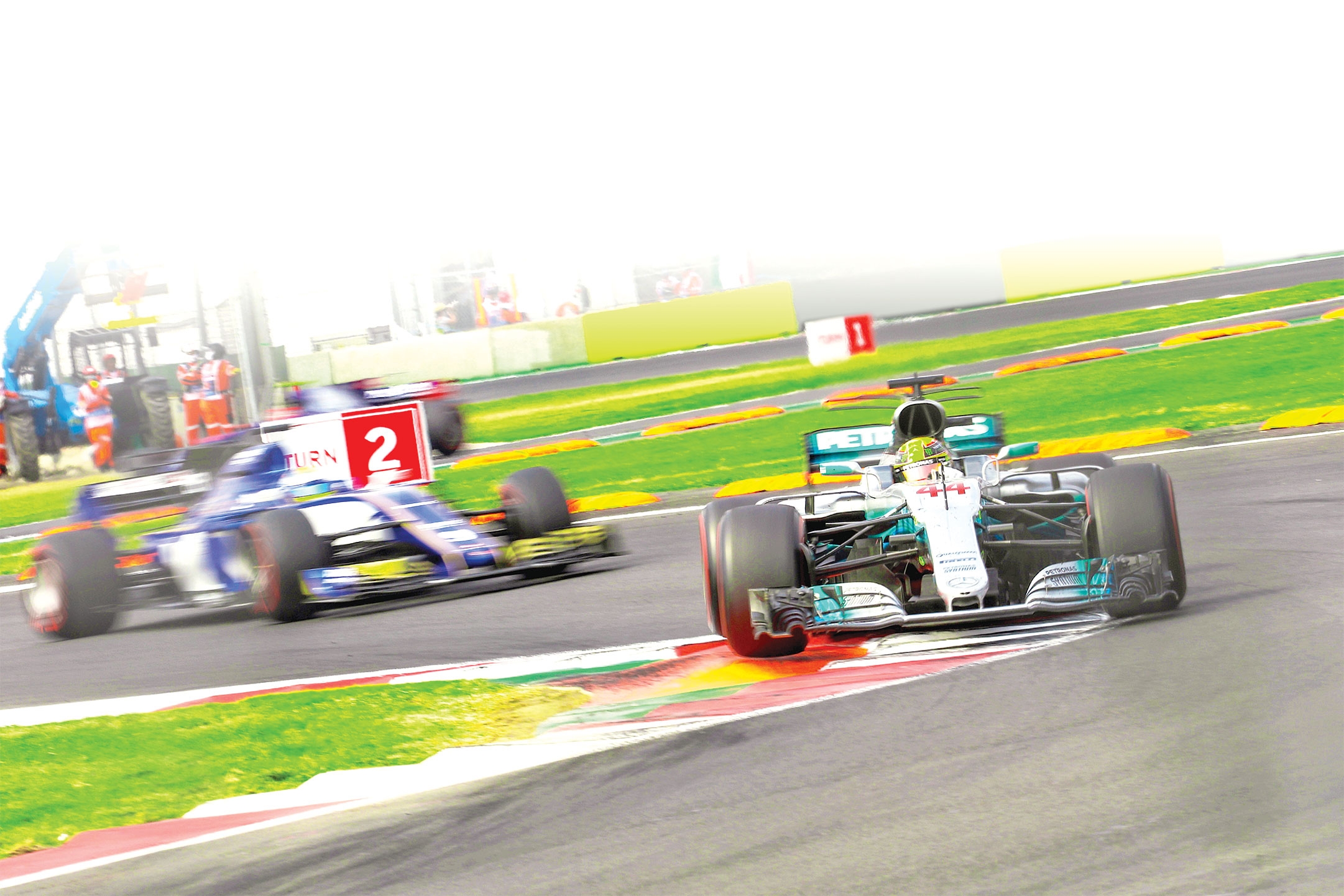 POCO ESPECTÁCULO Y MUCHO MANOSEO EN F1