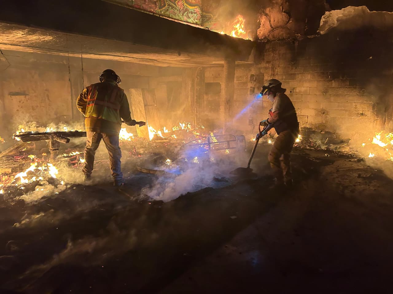 Protección Civil de Cuauhtémoc ayudó a sofocar incendio en cine Tlatelolco