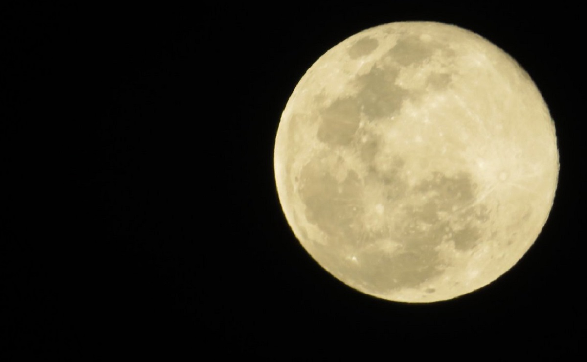 Ve las mejores fotos de la Luna de Nieve esta noche