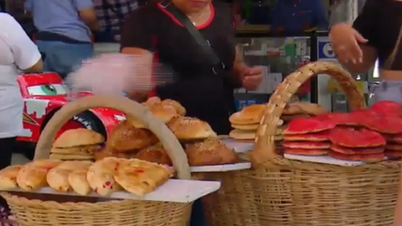 Hasta la raíz: ¿Cómo se elaboran los panes colorados de Izúcar de ...