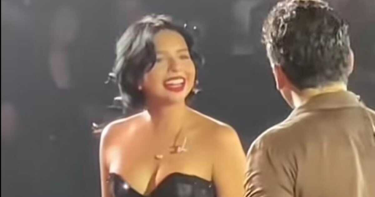 Video Abuchean A Ángela Aguilar Y Christian Nodal En Concierto