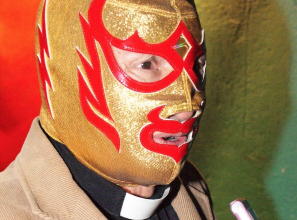 Fray Tormenta padece covid; va ganando la lucha más complicada de su vida