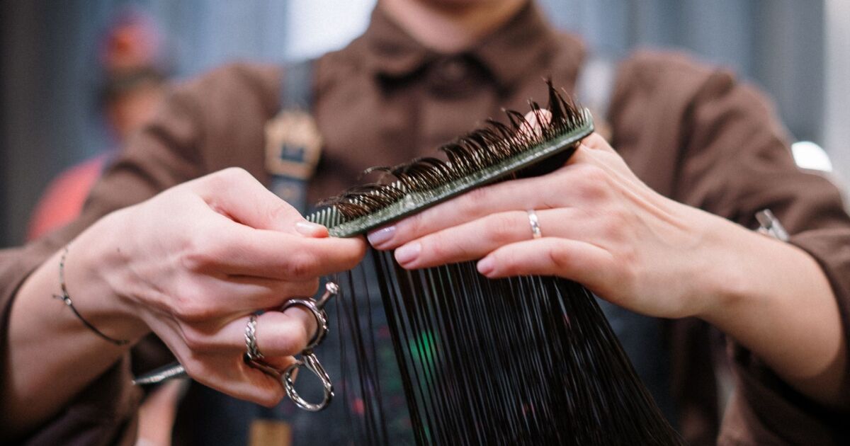 ¿Cómo dar volumen al cabello fino y escaso?