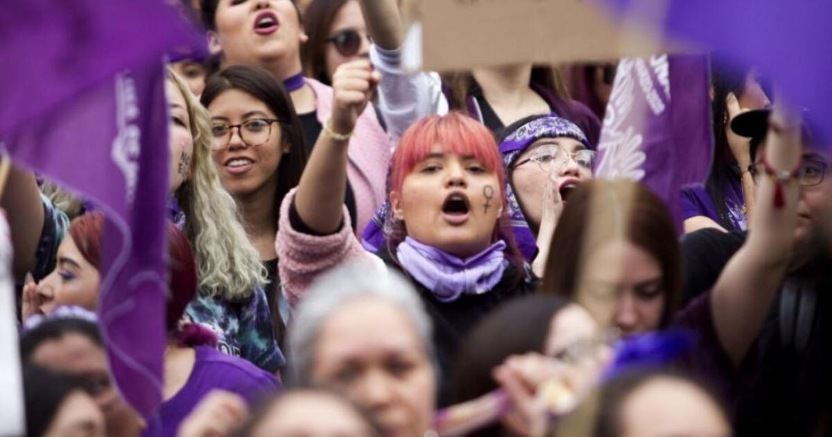 ¿Por qué se usa el color morado durante la Marcha 8M 2026 y qué ...