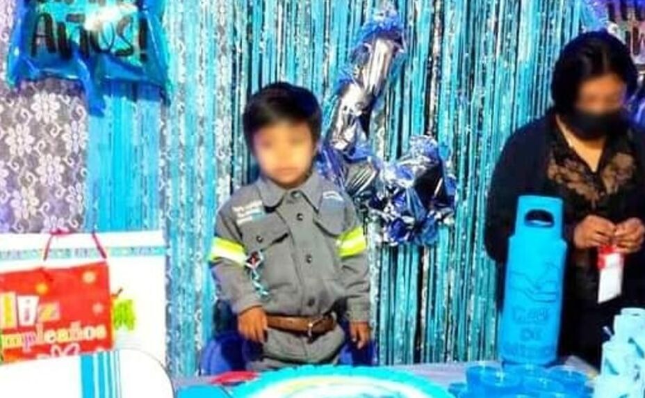 Niño celebra su cumpleaños con temática de repartidor de gas