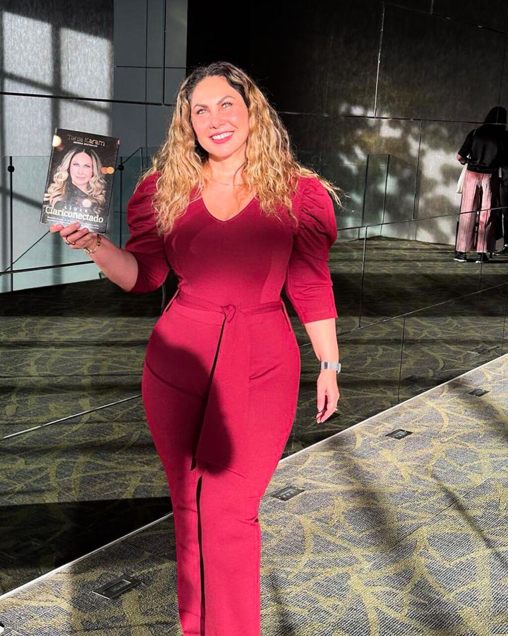 'Líder clariconectado' de Tania Karam, un libro para escuchar y prosperar