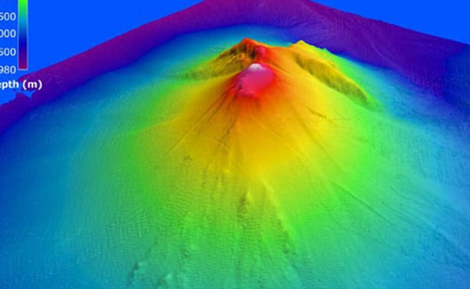¡Sorprendente! Volcán submarino podría estar en erupción
