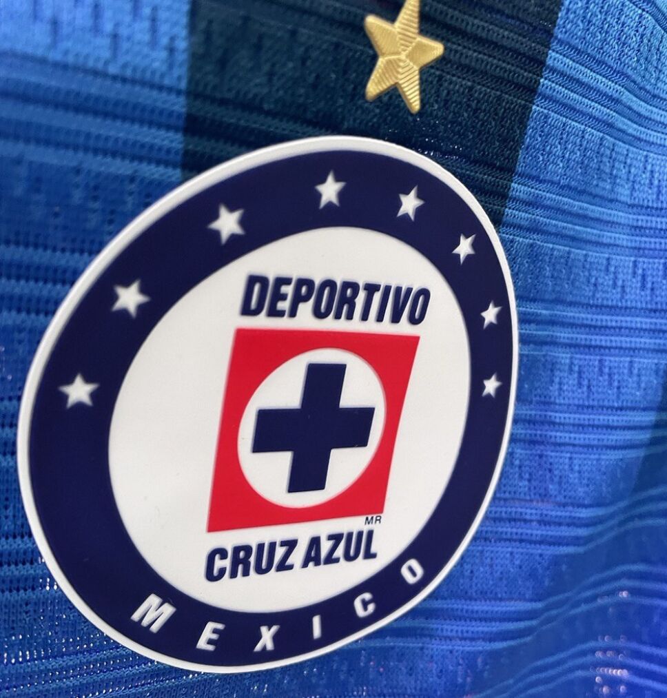 Cruz Azul cambia su escudo y busca a Diego Costa como refuerzo