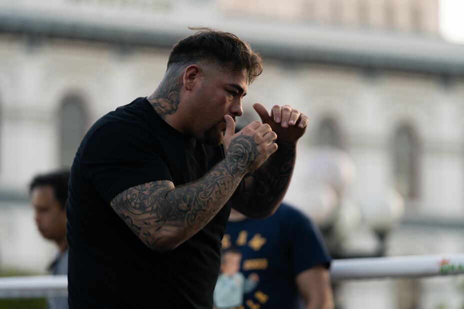 Andy Ruiz sorprende a los fans y abre su cuenta de OnlyFans