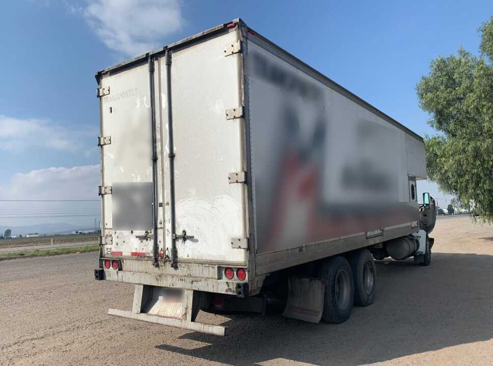 Recuperan camiones de carga con reporte de robo, en Querétaro