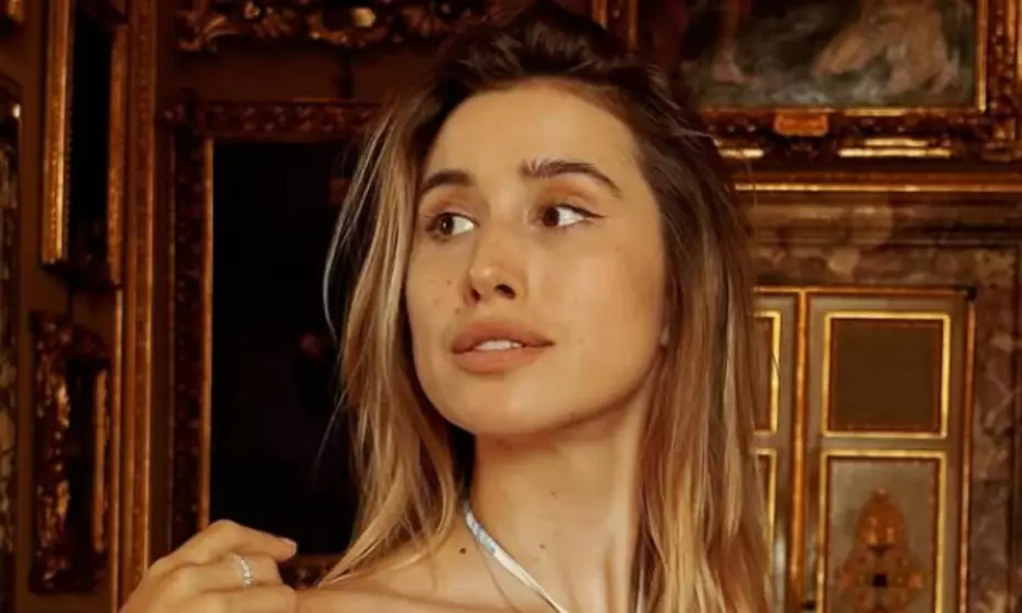 Influencer Natali Khomenko revela que encontró a hombre debajo de su cama en hotel de Japón