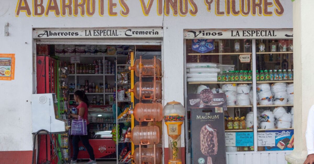 Multa para quien siga vendiendo comida chatarra en las escuelas de la SEP