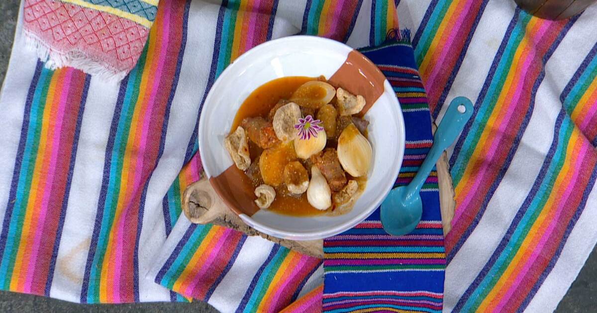 RECETA: Aprende a preparar una deliciosa Cecina en salsa cascabel.