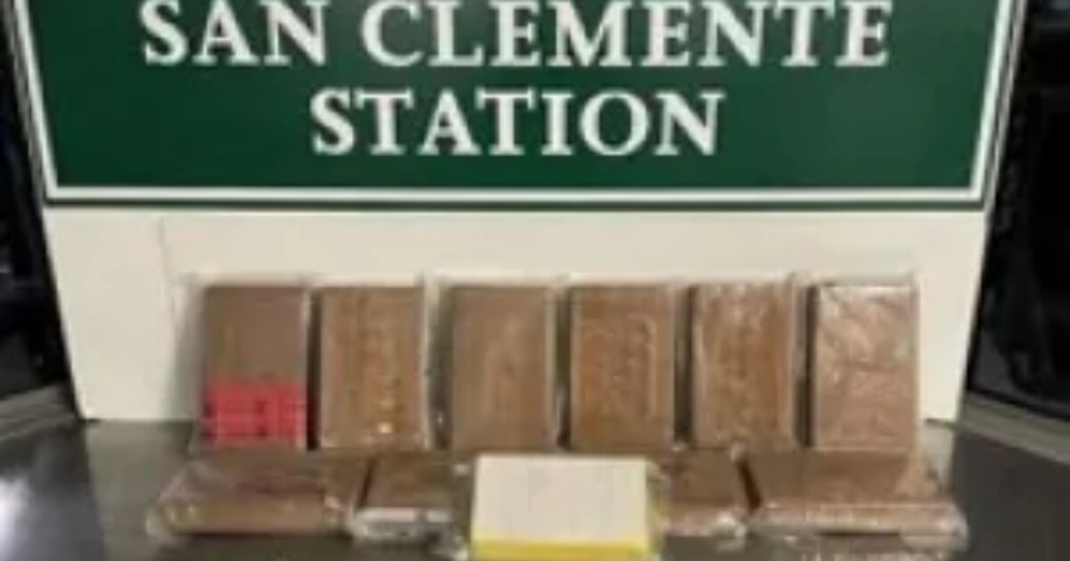 La CBP detuvo un vehículo en la frontera de San Diego y encontró esta ...