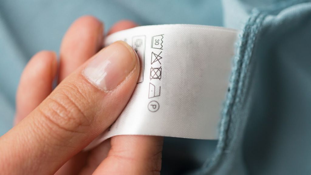 Símbolos en etiquetas de ropa: Cuáles son y que significan