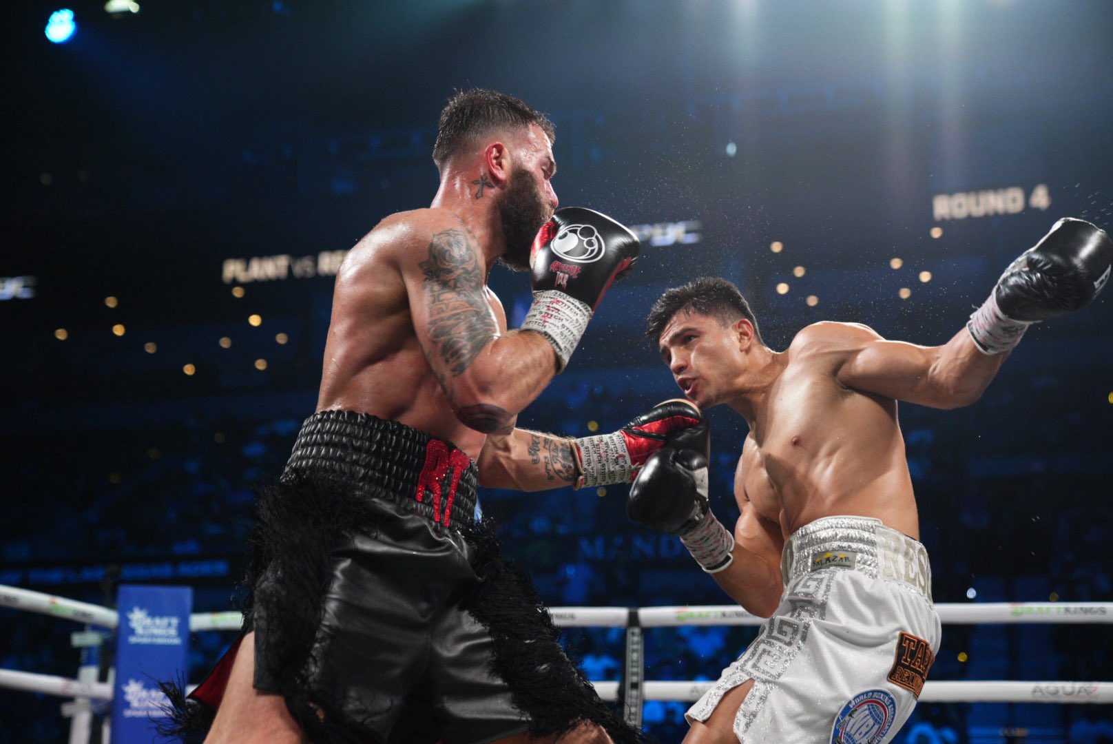 Mexicano Armando 'Toro' Resendiz derrota a Caleb Plant y es nuevo ...