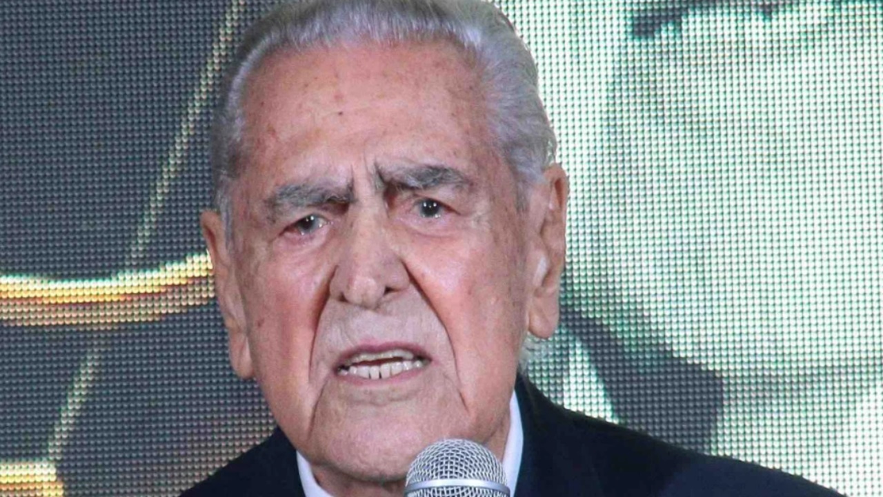 ¿Por qué Eric del Castillo fue hospitalizado de emergencia a sus 90 años?