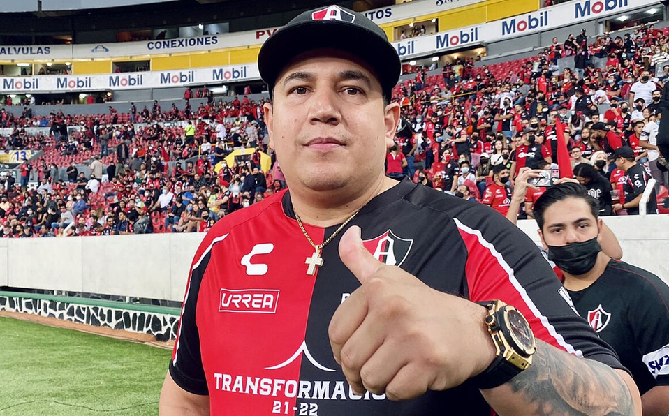 Entrenador del ‘Canelo’ ofrece apoyo a hospitalizados del Atlas