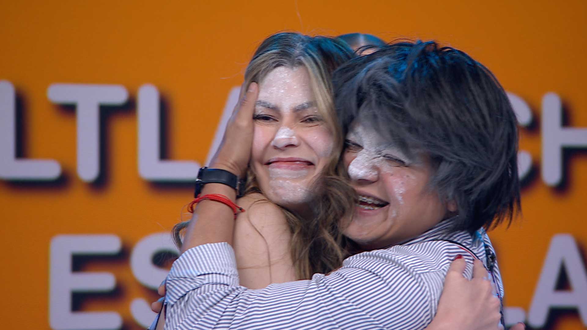 Recuerda tu infancia jugando ¡Almohadazo con harina!