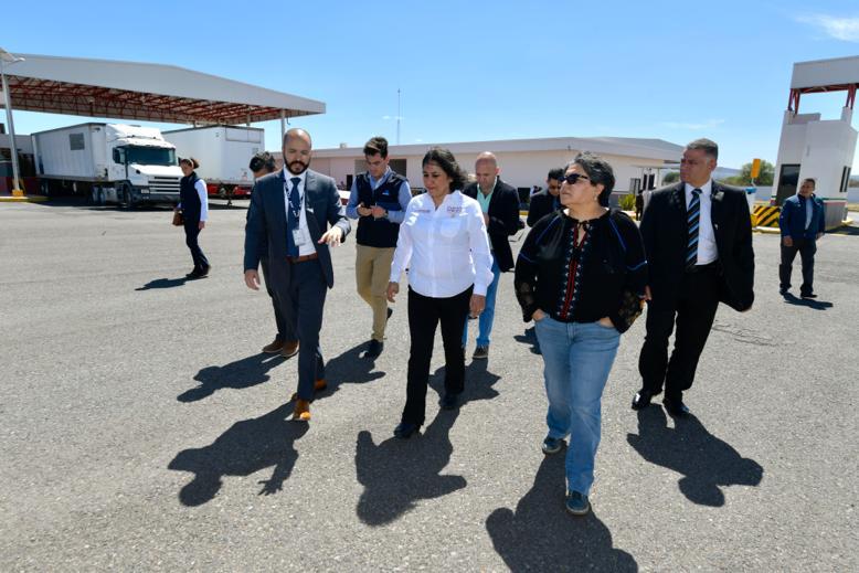 Visita titular de la Función Pública instalaciones del SAT en Querétaro