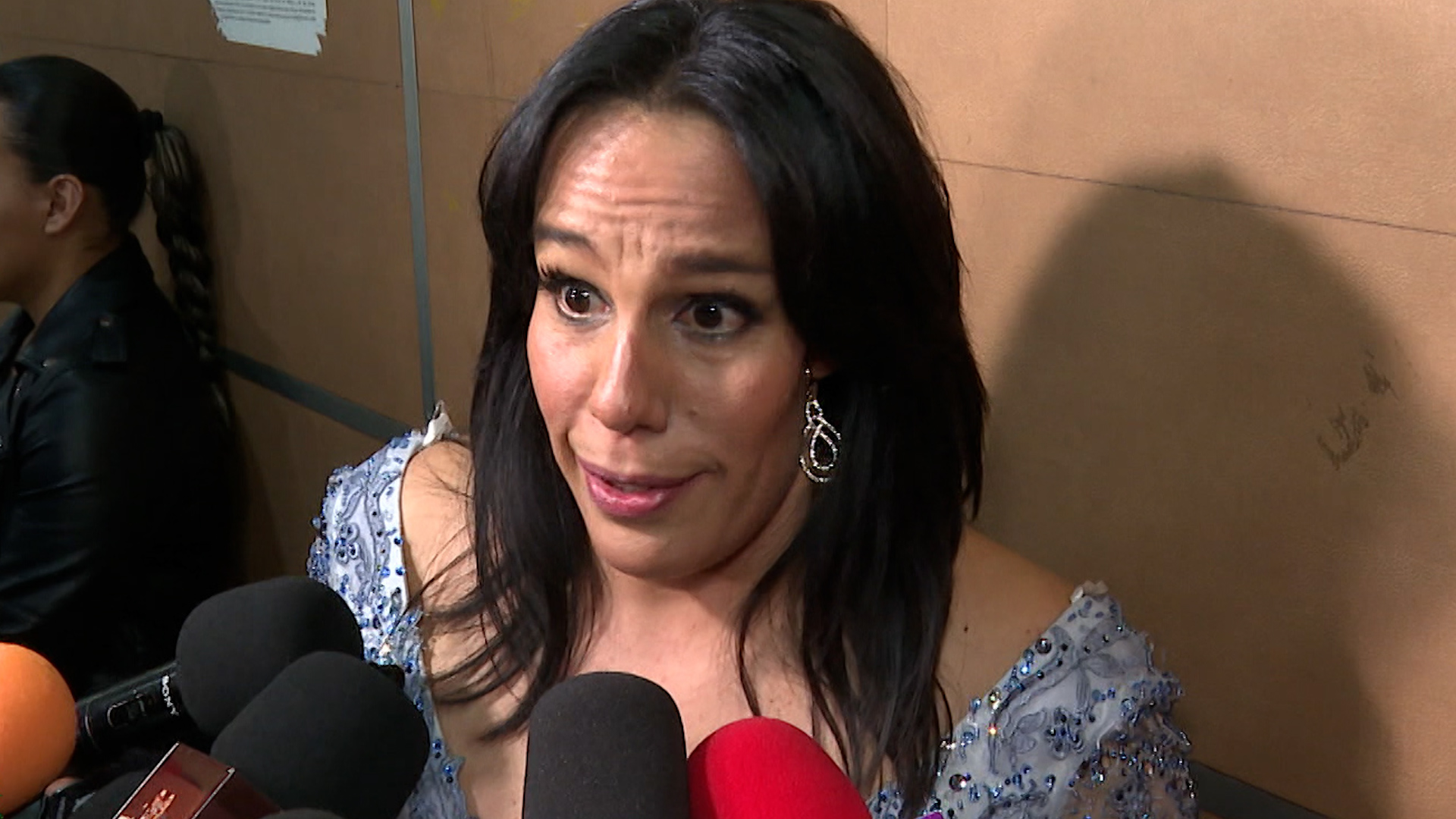 Marysol Sosa reacciona a clases de canto que imparte su hermana Sarita Sosa