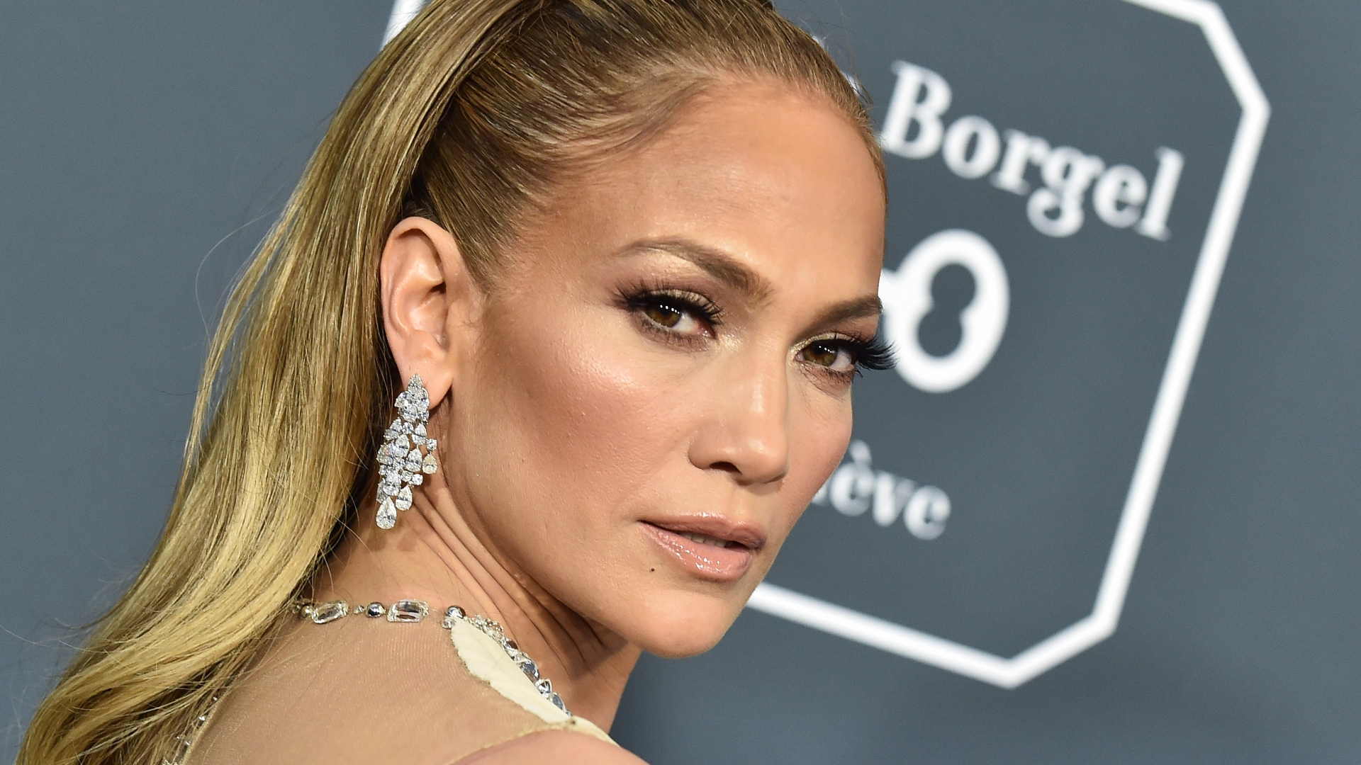 Jennifer Lopez: ¿por qué es objeto de burlas en las redes?