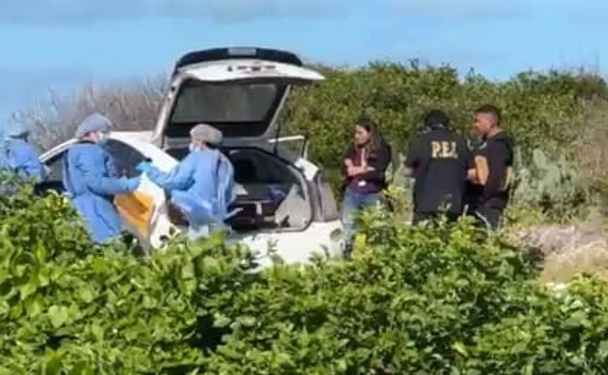 Aparece cuerpo sin vida en auto abandonado en Yucatán