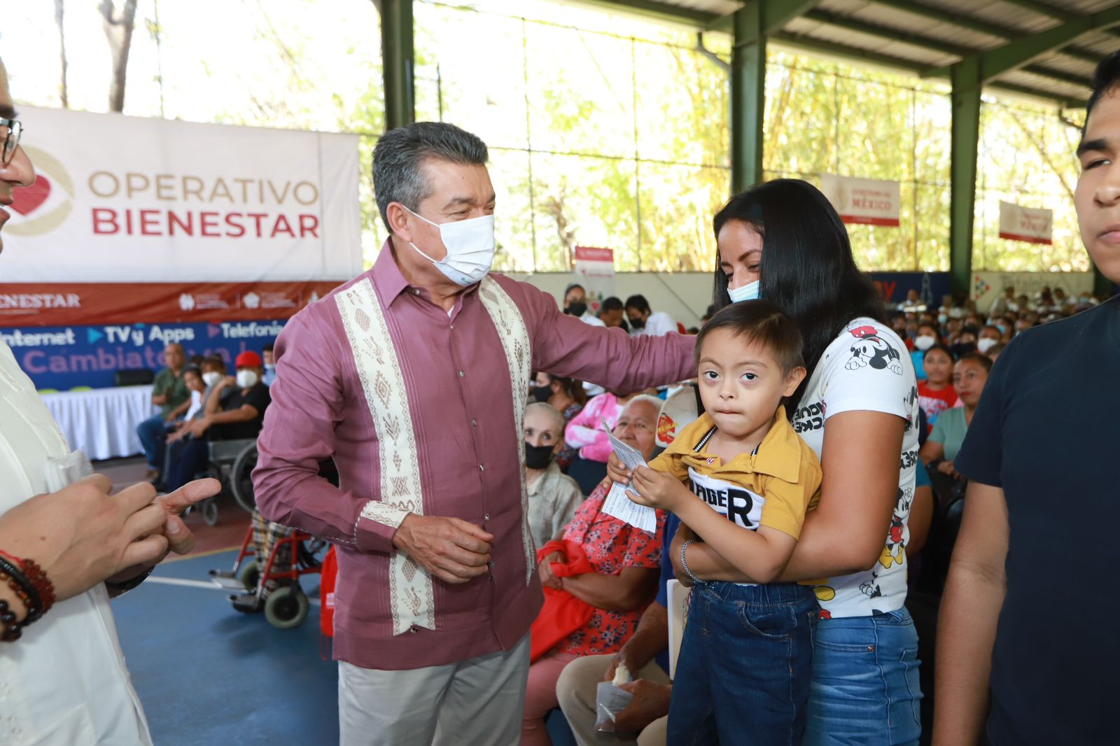 Entrega de apoyos a personas adultas mayores y con discapacidad en Chiapas