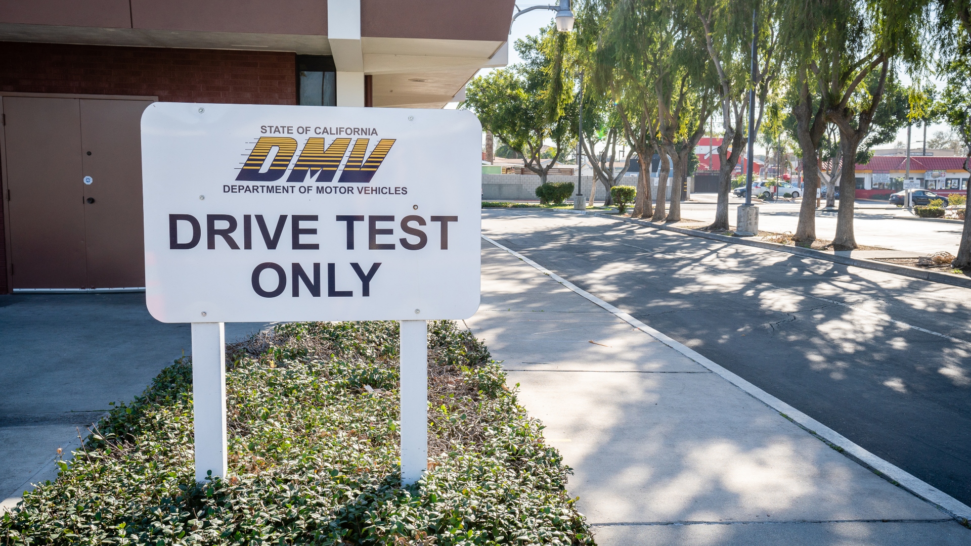 Es ilegal hacer esto con el examen de conducir con el DMV en California
