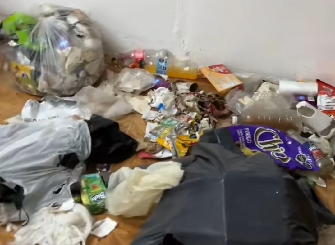 VIDEO: ¿Qué son los acumuladores compulsivos?, esta mujer es la muestra