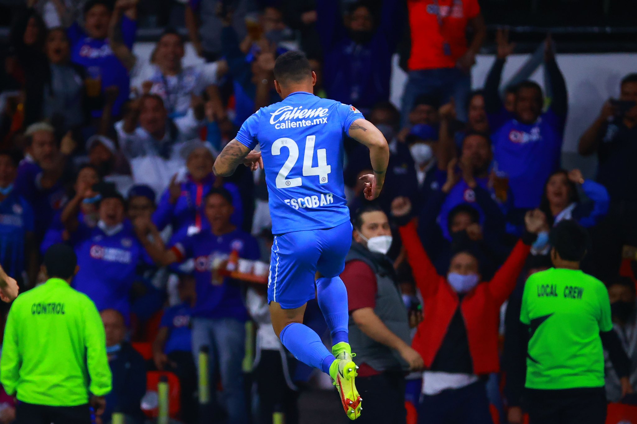 Juan Escobar podría a ir a un grande de México, si sale de Cruz Azul