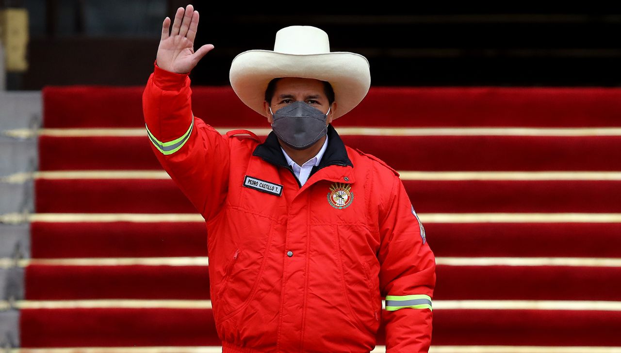 Dan 18 meses de prisión preventiva a Pedro Castillo, expresidente de Perú