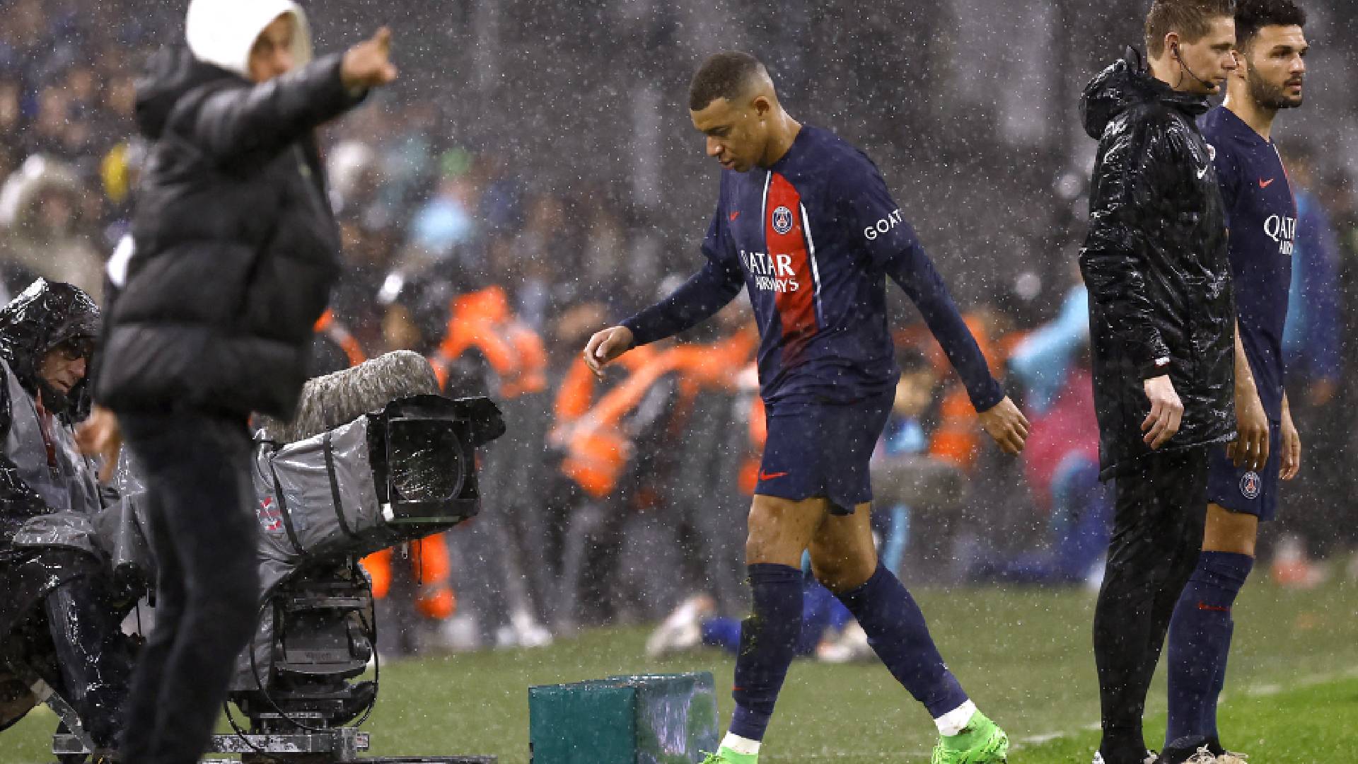 Kylian Mbappé salió de cambio frente al Olympique de Marsella y no se ...