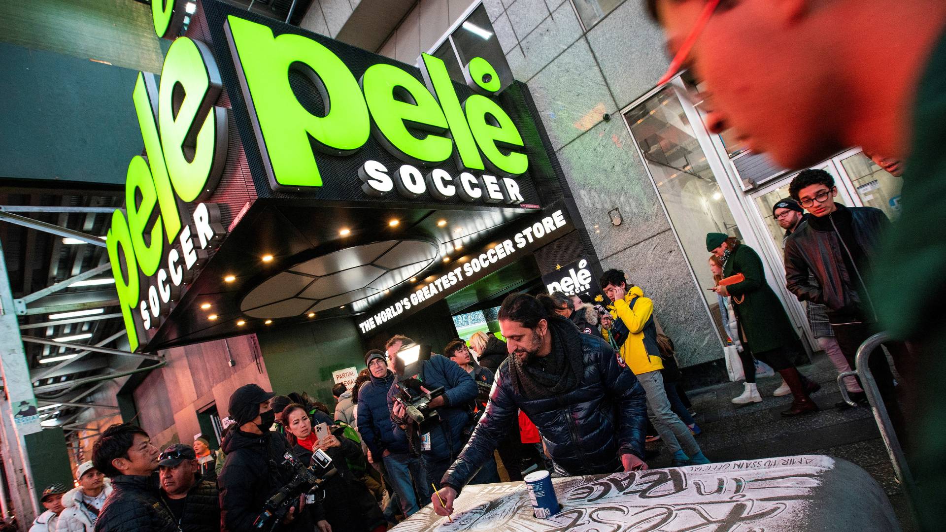Pelé es recordado en Times Square de Nueva York