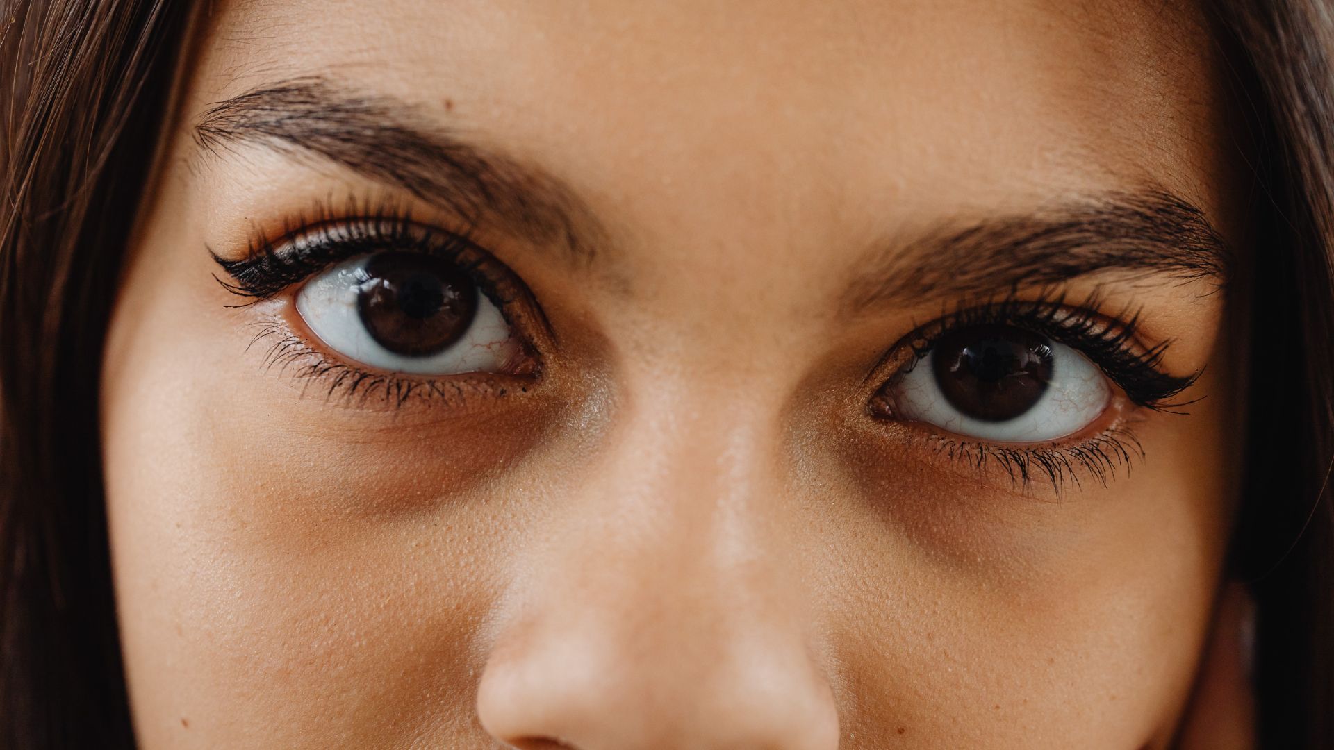 Elimina las ojeras de tu rostro con este potente jugo