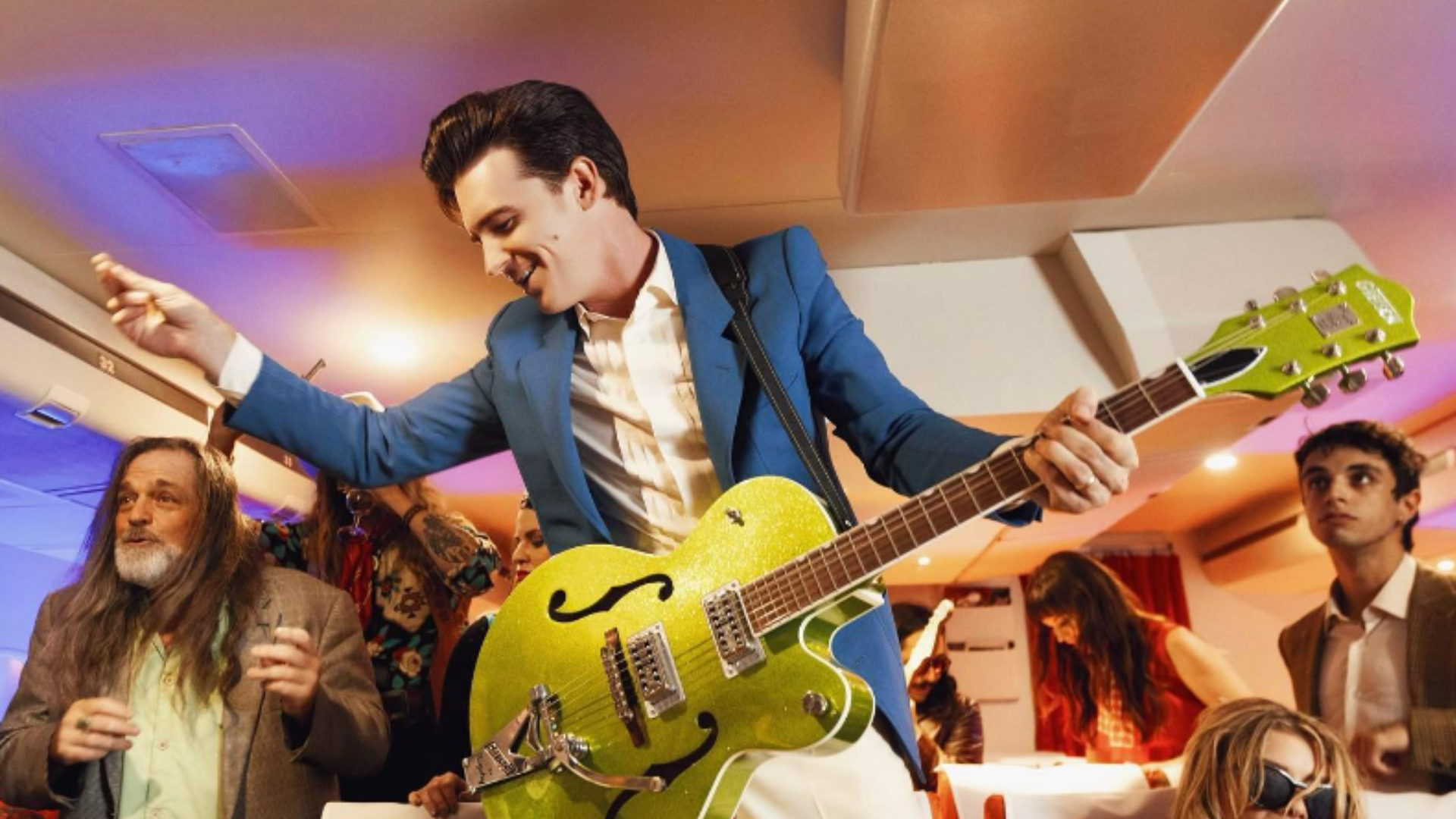 Drake Bell grabará La Camisa Negra en México