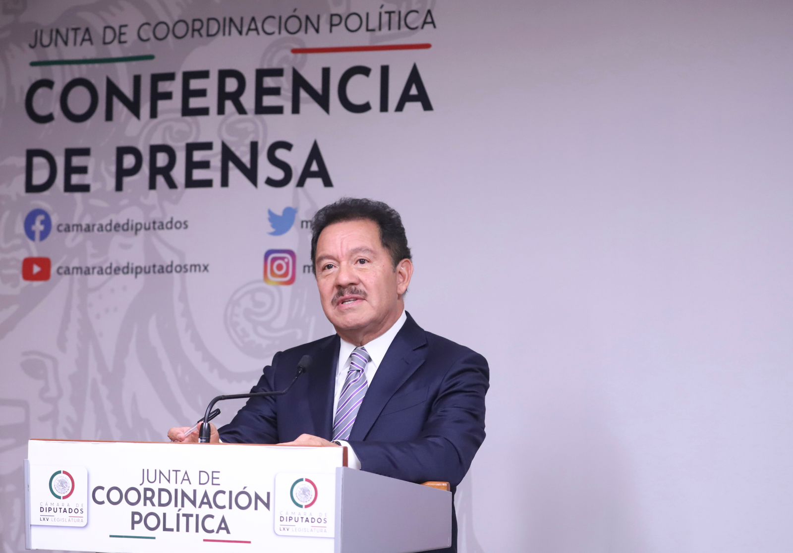 Esconder encuesta desnuda al INE: Ignacio Mier Velazco