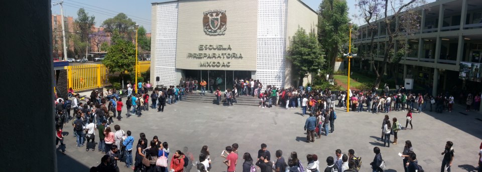 Preparatoria 8 Alumnos De Preparatoria Hi Res Stock Photography And